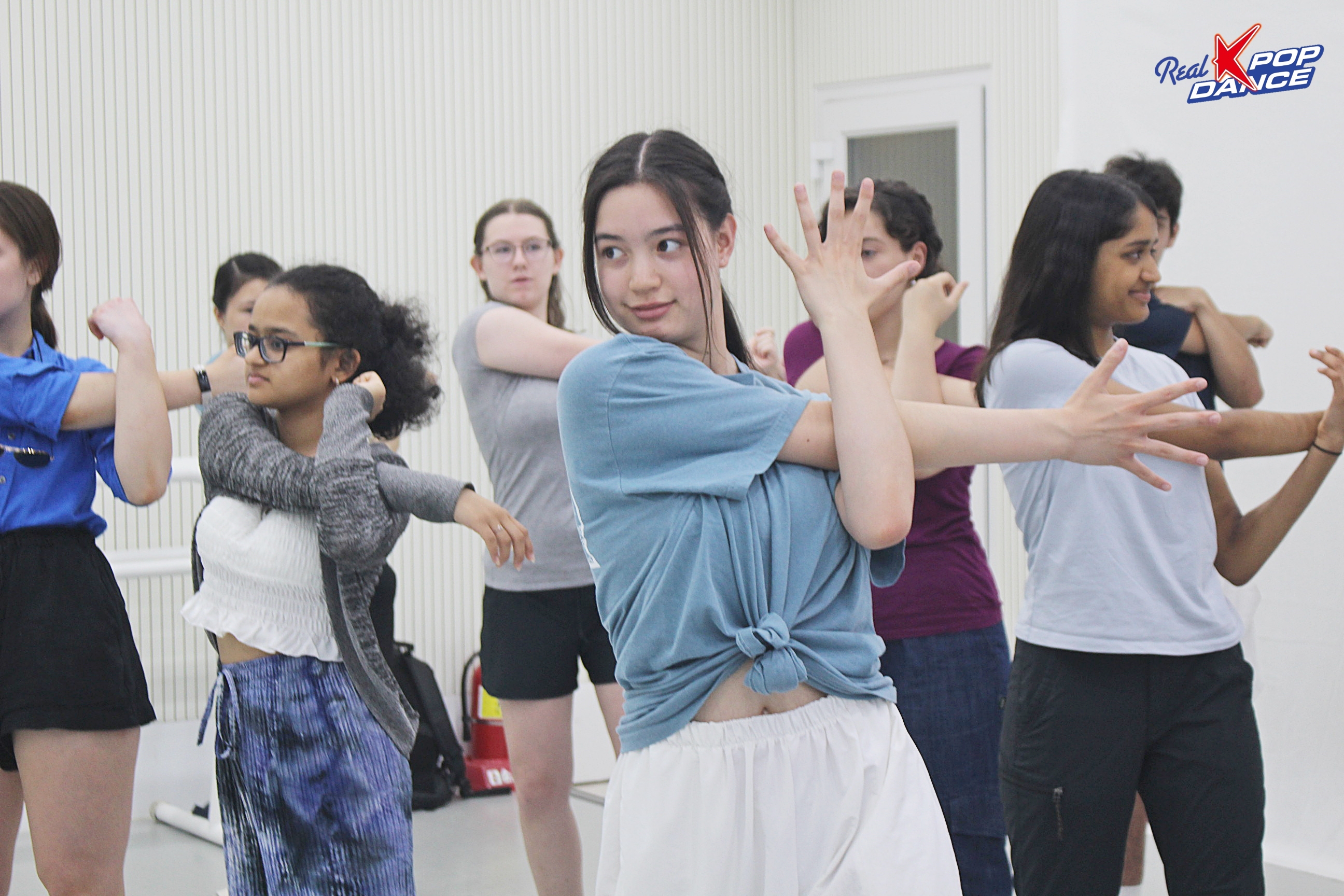 Real K-POP Dance 韩流舞蹈体验课程预订_韩巢